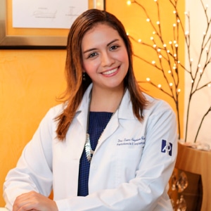 Dra. Laura Anguiano Flores - Periodoncista - Undoctorparati.com